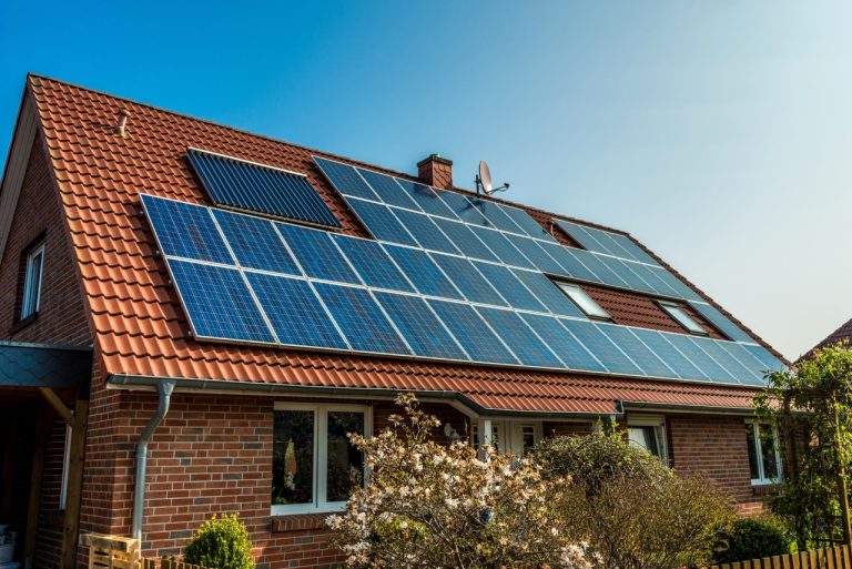 Solarni paneli na kućama dižu proizvodnju struje